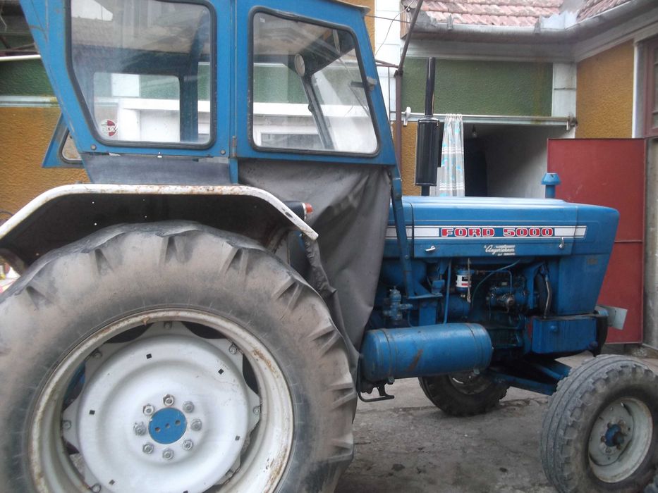 Tractor FORD 5000 Seghiste • OLX.ro