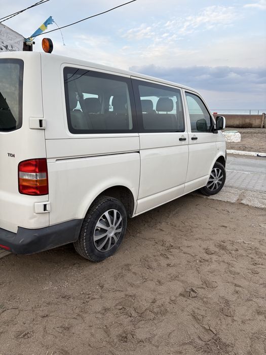 VW Transporter Caravel 9 locuri /2010,1.9 TDI 105 CP A.C Venus • OLX.ro