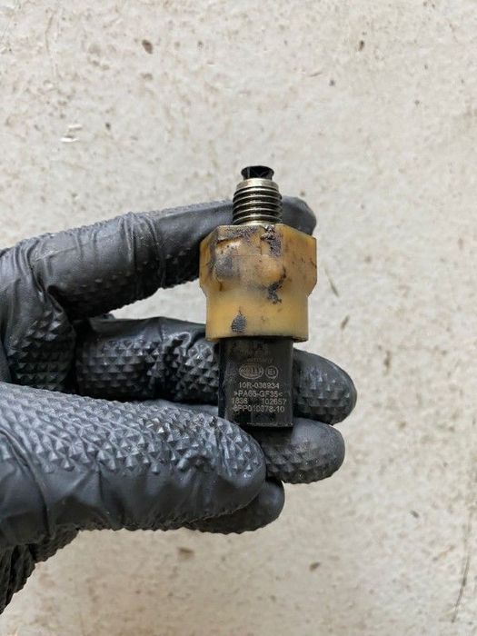 Senzor presiune ulei 2.0 4 cilindri VEA VOLVO V40 S60 V60 XC70 XC60 S80 ...