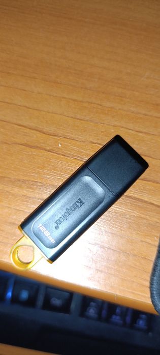 Stick usb bootabil Windows 10/11 uefi&bios + licenta Bucuresti Sectorul 6 • OLX.ro