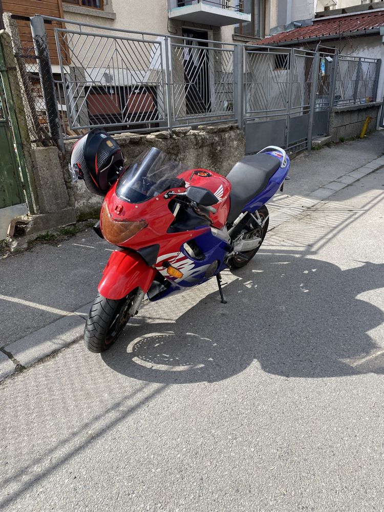 Honda Cbr600 F4 Може и бартер за ендуро НЕ СЕ ПРОДАВА НА ЧАСТИ