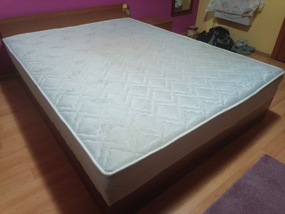 Спалня с матрак и повдигаш механизъм 144/190 гр. Благоевград Еленово 2 • OLX.bg