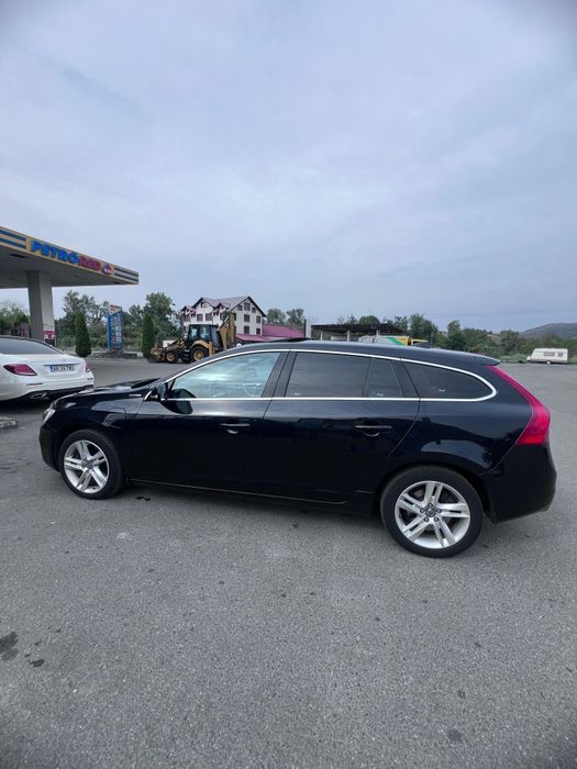 Volvo v60 plugin hybrid d6 4x4 Fenis • OLX.ro