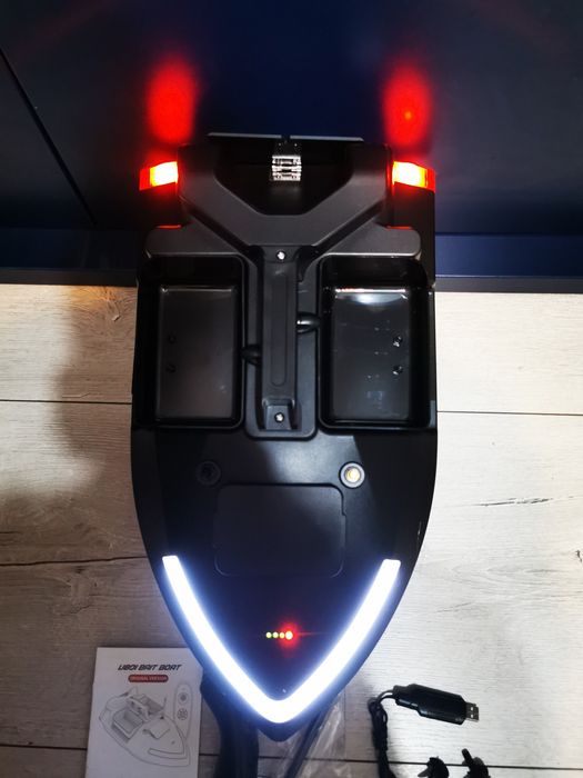 Barcuta Vaporaș Navomodel plantat pescuit 2 motoare bat. 12000Mah 500M ...