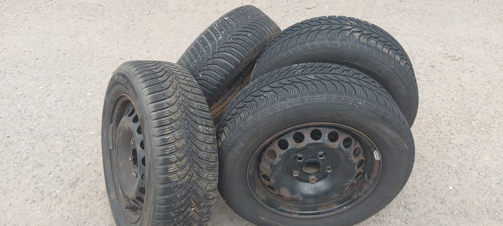 Vând set de jante și cauciucuri de iarnă 195/65R15 Cluj-Napoca • OLX.ro