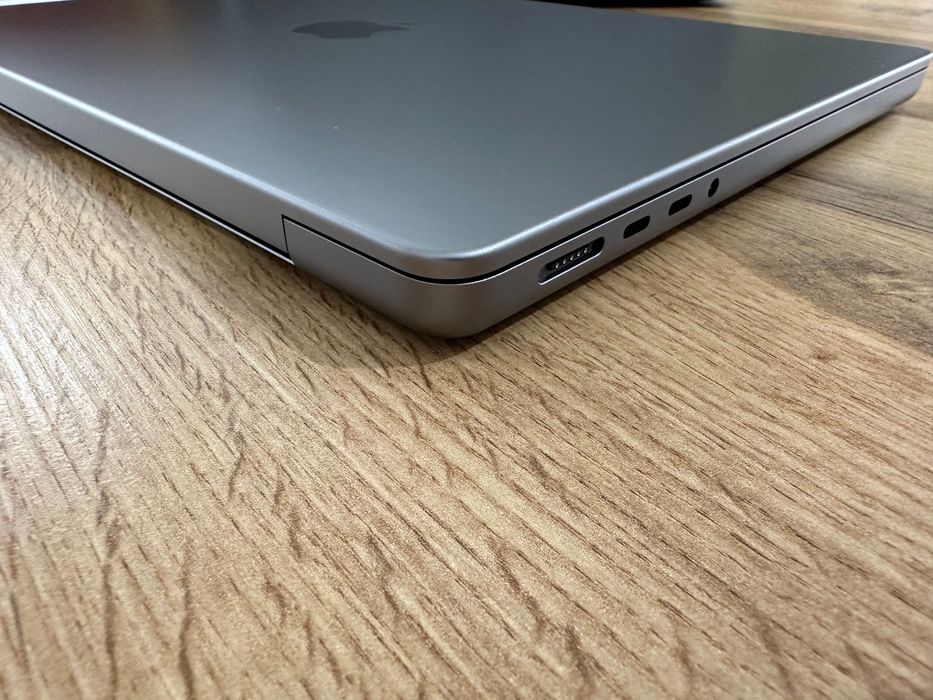 MacBook Pro 14" M1 MAX 10-Core CPU, 32-Core GPU, 64GB RAM, 2TB SSD гр. Габрово Беленци • OLX.bg