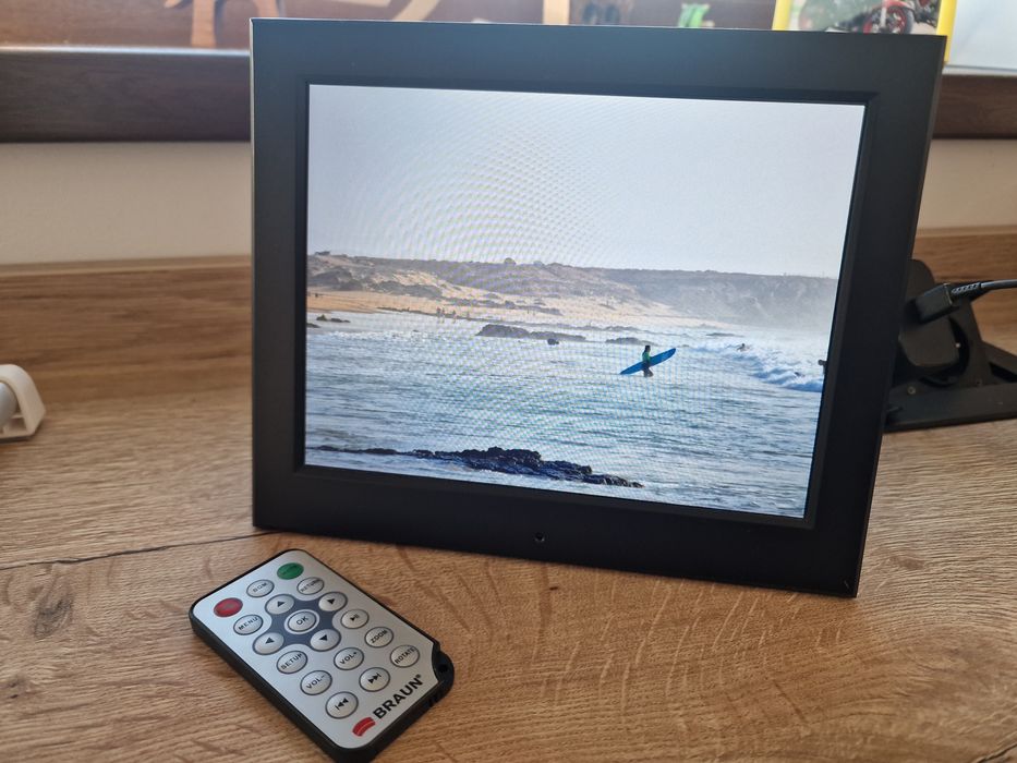 Rama foto digitala - BRAUN DigiFrame Slim 8 Cluj-Napoca • OLX.ro