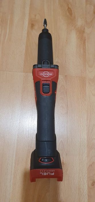 Milwaukee M18 FDGROVB,biax polizor drept cu variator de turație Braila • OLX.ro