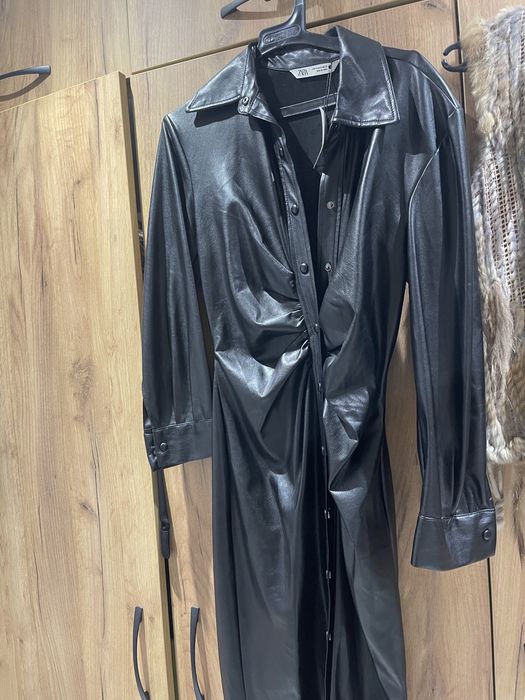 Дълга кожена рокля ZARA гр. Бургас Промишлена зона - Север • OLX.bg