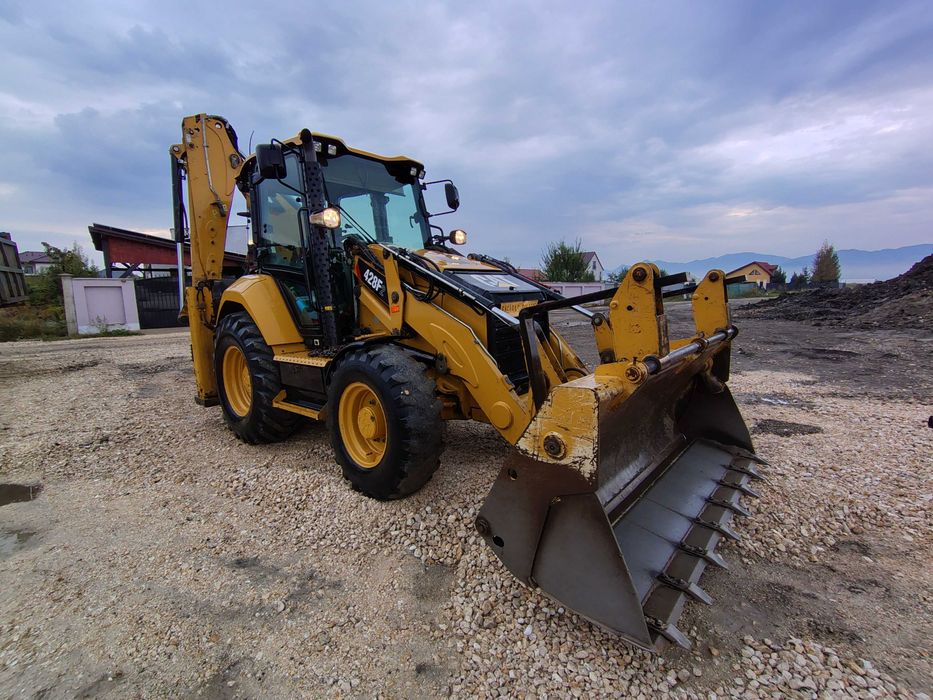 Buldoexcavator CAT 428F2 Brasov • OLX.ro