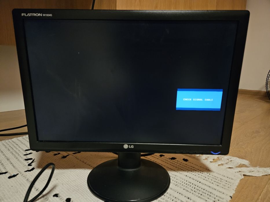 Monitor LG Flatron W1934S Brasov • OLX.ro