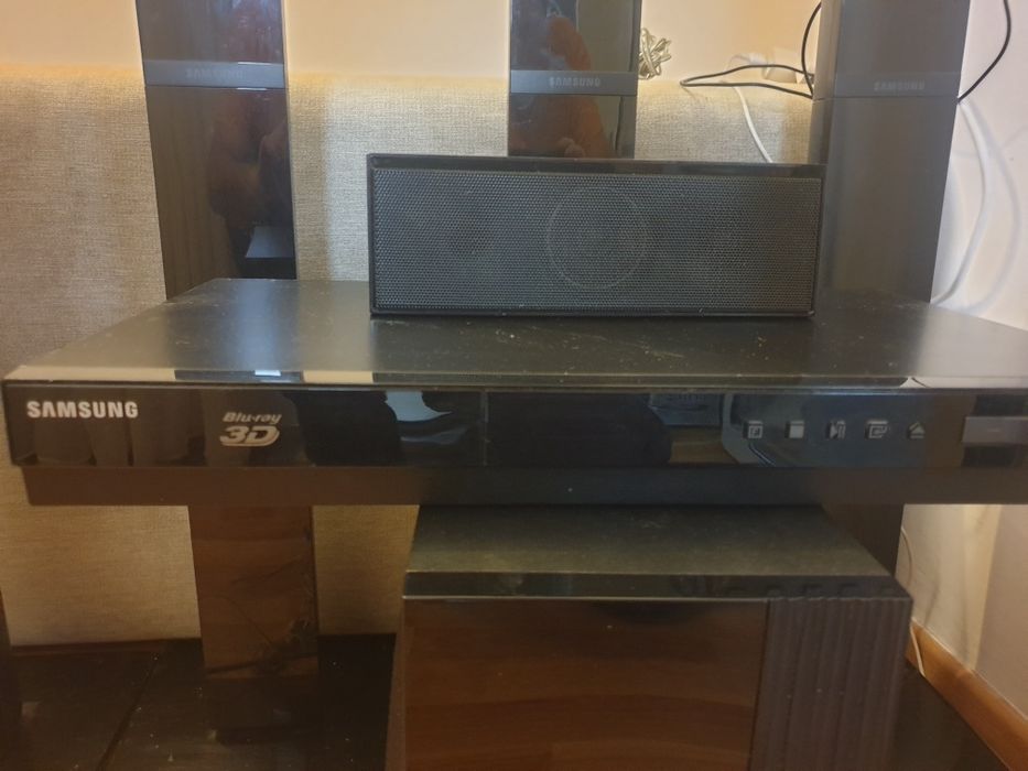 Sistem Home Theatre 3D cu Blu-ray Samsung HT-E4550 Craiova • OLX.ro