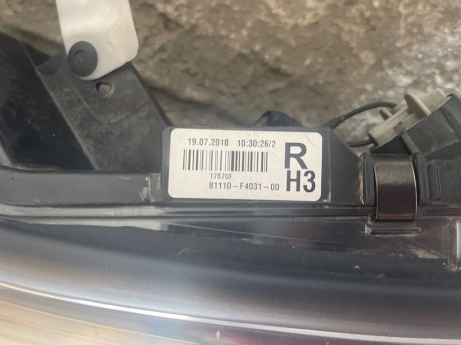 Far dreapta Toyota Ch-r Postavari • OLX.ro