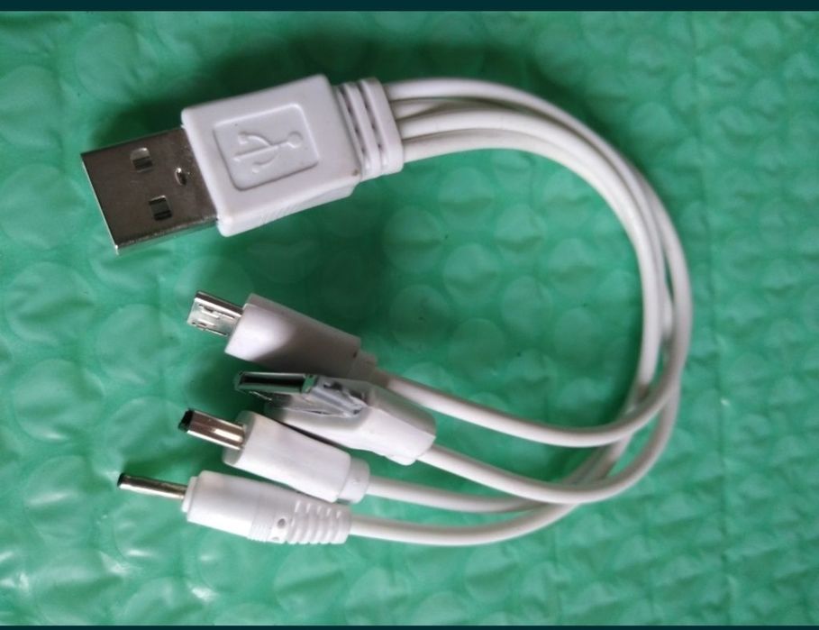 Cabluri de date USB cu diferite mufe de adaptare Bistrita • OLX.ro