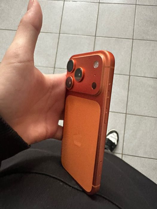 Schimb iPhone 17 pro - am factura Motru • OLX.ro