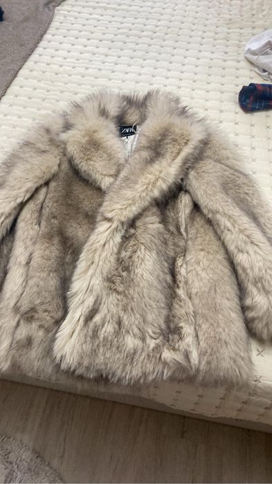 Пухено палто Zara гр. Бургас Меден рудник - зона А • OLX.bg