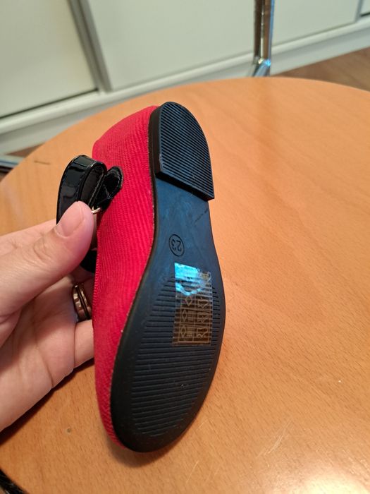 Pantofi de fetita Poieni-Suceava • OLX.ro