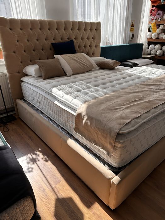 Pat tapitat 180/200 Timisoara • OLX.ro