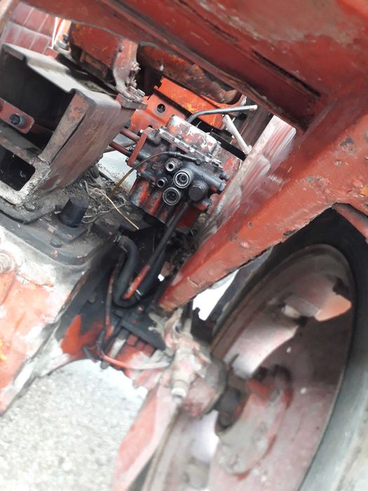 Transmisie ,roți ,direcție ,cabină pt tractor U650 Pocola • OLX.ro