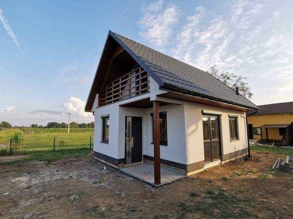 Construim case modulare case din structura metalica invelite cu panour Bacau • OLX.ro