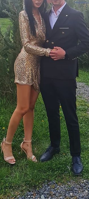 Rochie noua ZARA tip sacou paiete aurii Constanta • OLX.ro