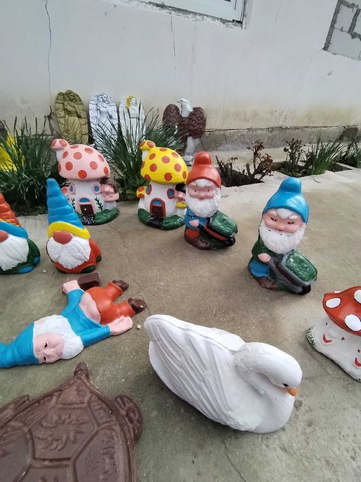 Pitic de gradina / Gnom decorativ din beton | Decorațiuni exterioare ...