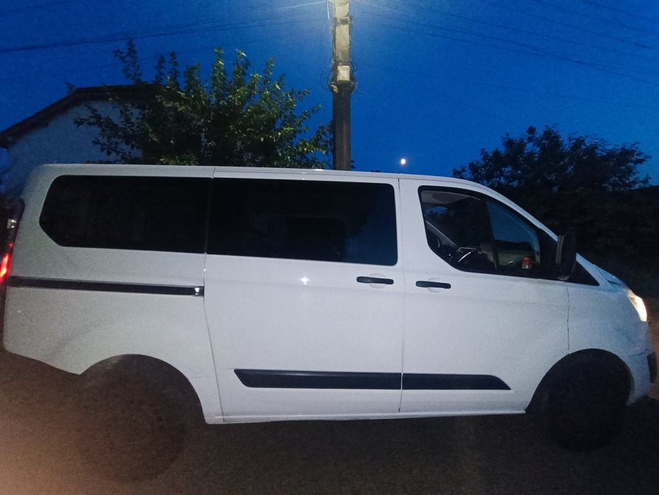 Vand Microbuz Ford Transit Custom Arad • OLX.ro