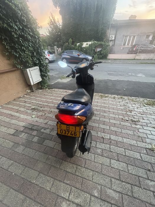Vand scuter care se conduce cu categoria B,AM si fara permis Bucuresti ...