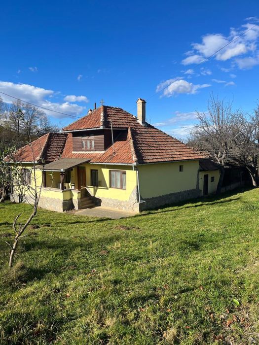 Casa de vanzare in zona Bran Predelut Tohanita pret 135000€ negociabil ...