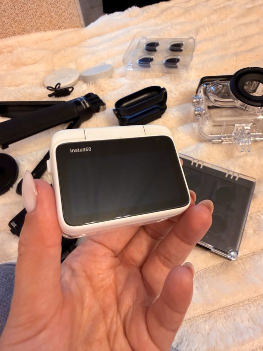 Insta360 GO 3 128GB + всички аксесоари влог и екшън камера гр. София Младост 1 • OLX.bg