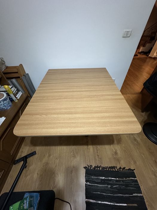 Masă pliantă cu 6 scaune tapițate pe roți Bacau • OLX.ro