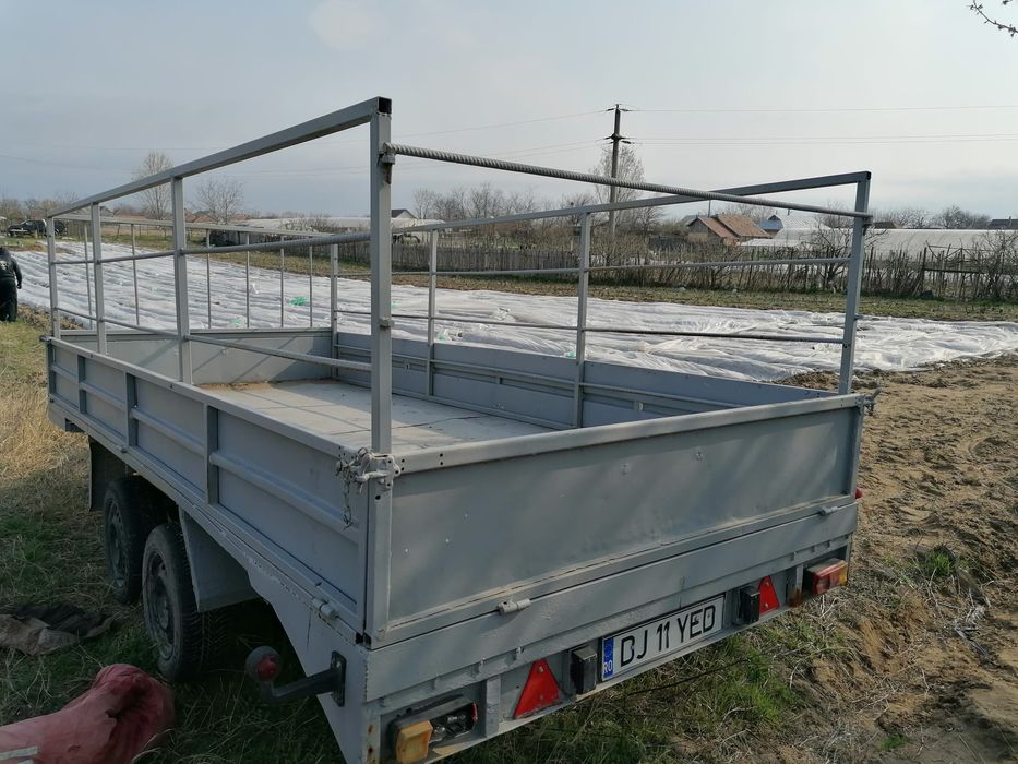 Remorca auto axă dubla, lungime 4metri, lățime 2 metri, înmatriculată ...