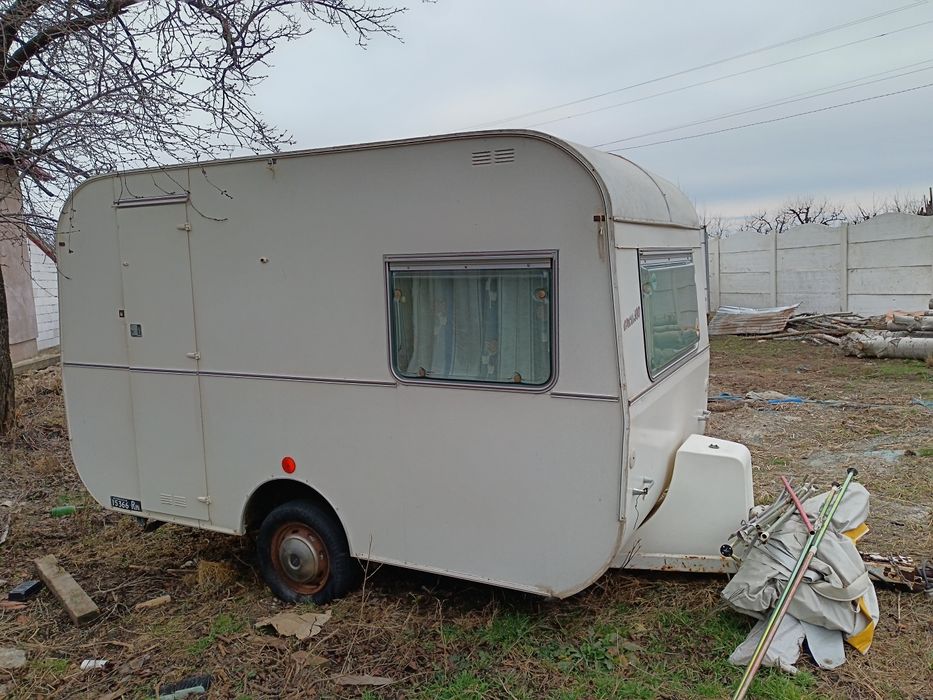 Rulota cu cort import Italia Pascani • OLX.ro