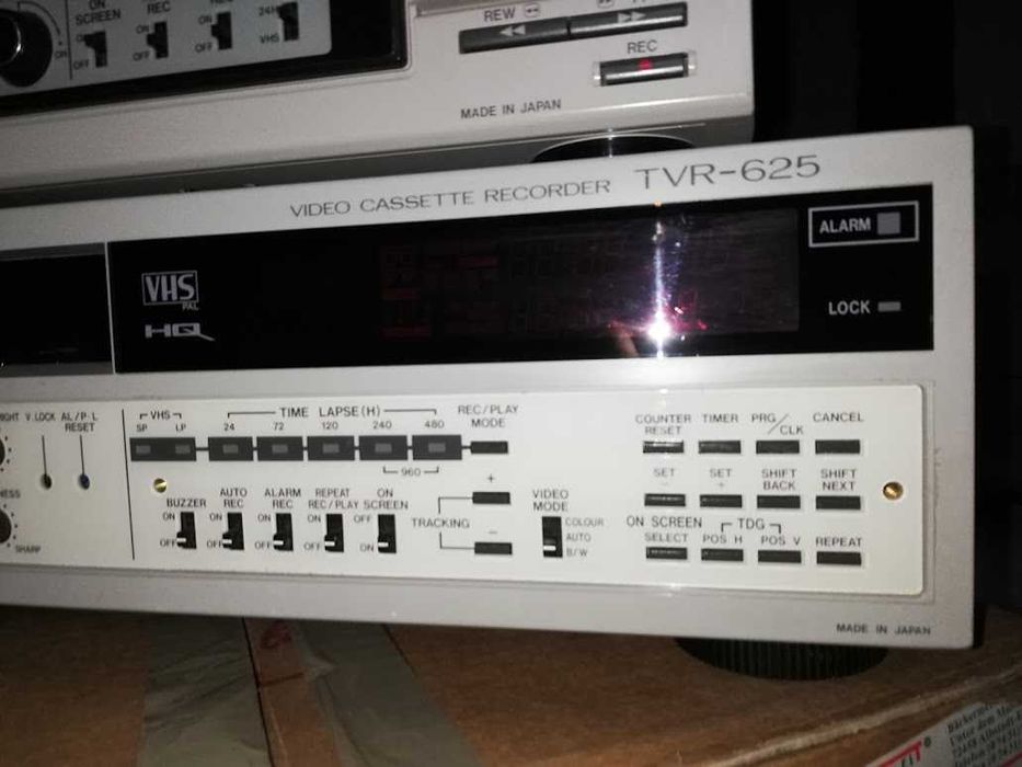 Vand doua videorecordere vintage VHS (rar,colectie) Radauti • OLX.ro