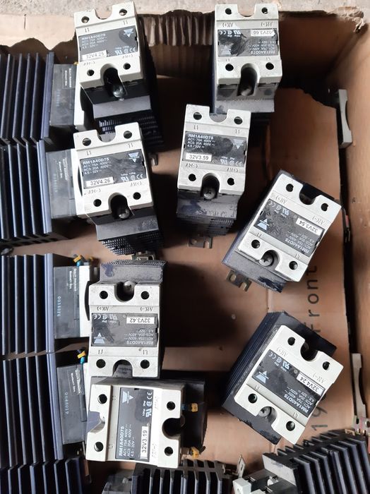 Releu static RM1A40D75 Releu cu radiator Radauti • OLX.ro