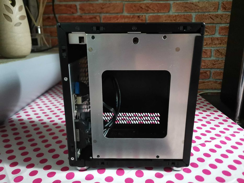 Carcasa PC Mini ITX Lian Li PC-Q21 Aluminiu Black. Bucuresti Sectorul 4 ...
