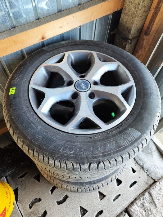 Vând jante aliaj Ford Focus plus anvelope vara cumpărare anul trecut ...