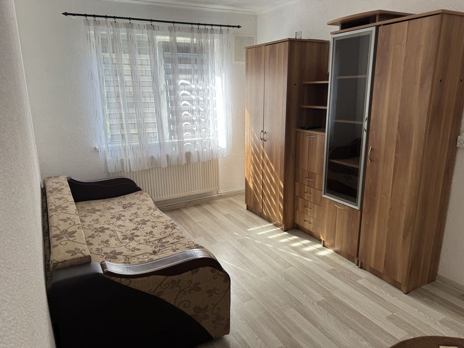 Garsoniera 2 camere de vinzare targoviste Valea Voievozilor • OLX.ro