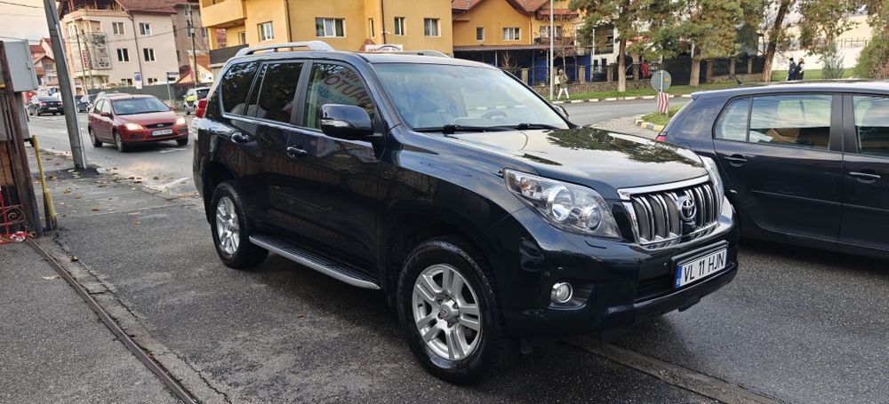 Toyota land cruiser 7 locuri modelul premium Ramnicu Valcea • OLX.ro
