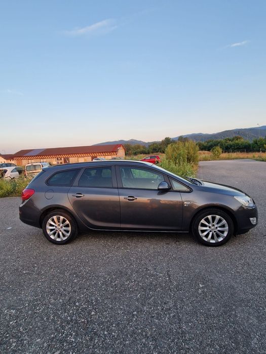 Opel Astra J / An 2012/Diesel 1.7/Euro 5/Import Germania. Ghimbav • OLX.ro