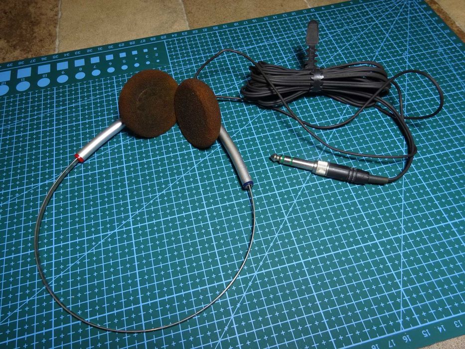 Casti audio walkman vintage Sony MDR-70 Campulung • OLX.ro