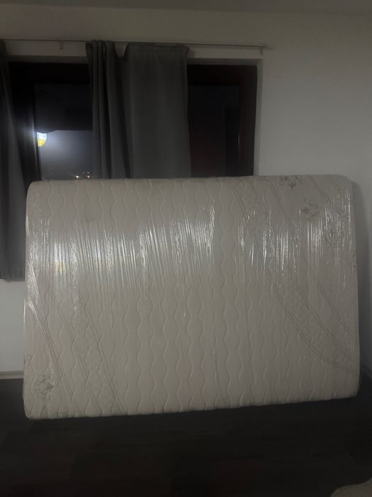 Продавам двулицев матрак с мемори пяна 144/200 см. - като нов! гр. София Център • OLX.bg