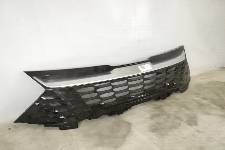 Grila Centrala Radiator Originala In Stare Buna 2021 2022 2023 2024 Ki Bucuresti Sectorul 6 • OLX.ro