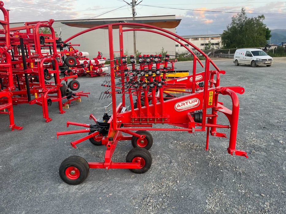 Grebla paianjen - Grebla rotativa - Grebla de adunat Artur Gilau • OLX.ro