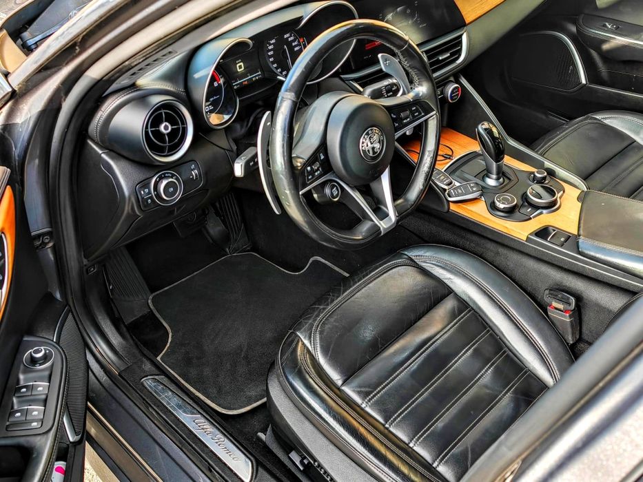 Alfa Romeo Giulia 2018 2,2d 180cp EURO 6 FULL Padele var BMW Audi VW ...