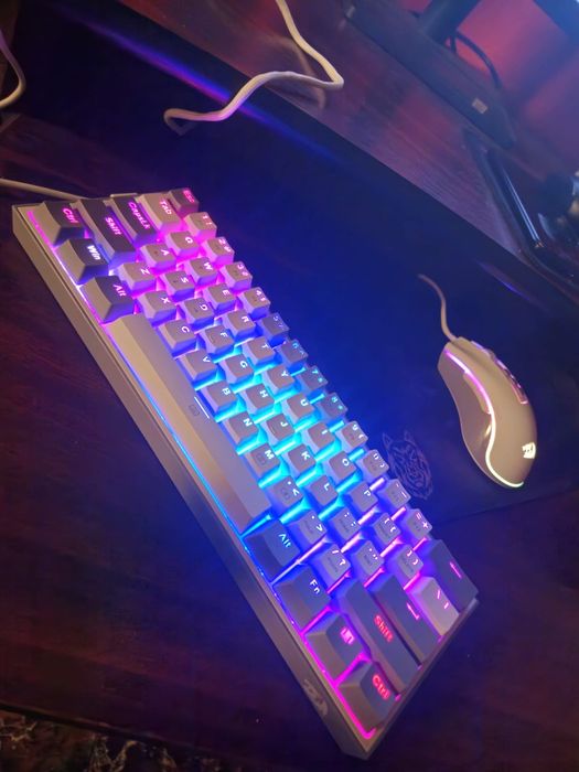 Set de gaming Redragon - Dynamic Duo RD-S131, alb/gri Jilava • OLX.ro