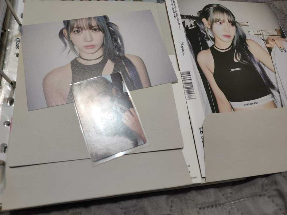 Кпоп албум: Le sserafim Easy (compact version) гр. Аксаково • OLX.bg