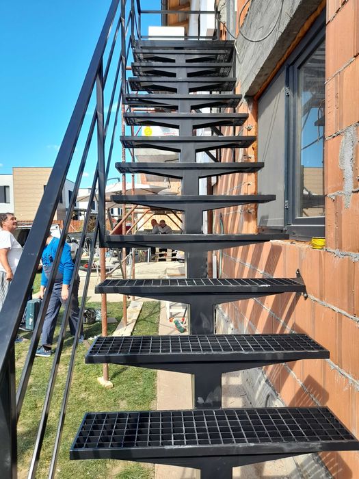 Scari metalice interioare și exterioare pentru casa dumneavoastră ...