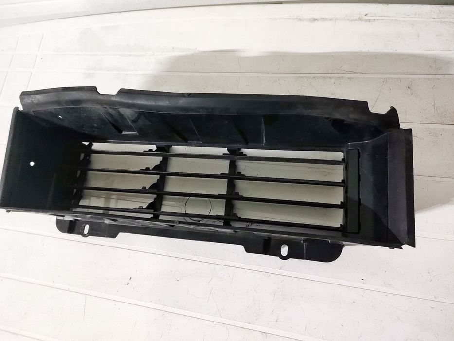 Grila activa , volet Sandero,Logan ,jogger cod 214f60895R Bascov • OLX.ro