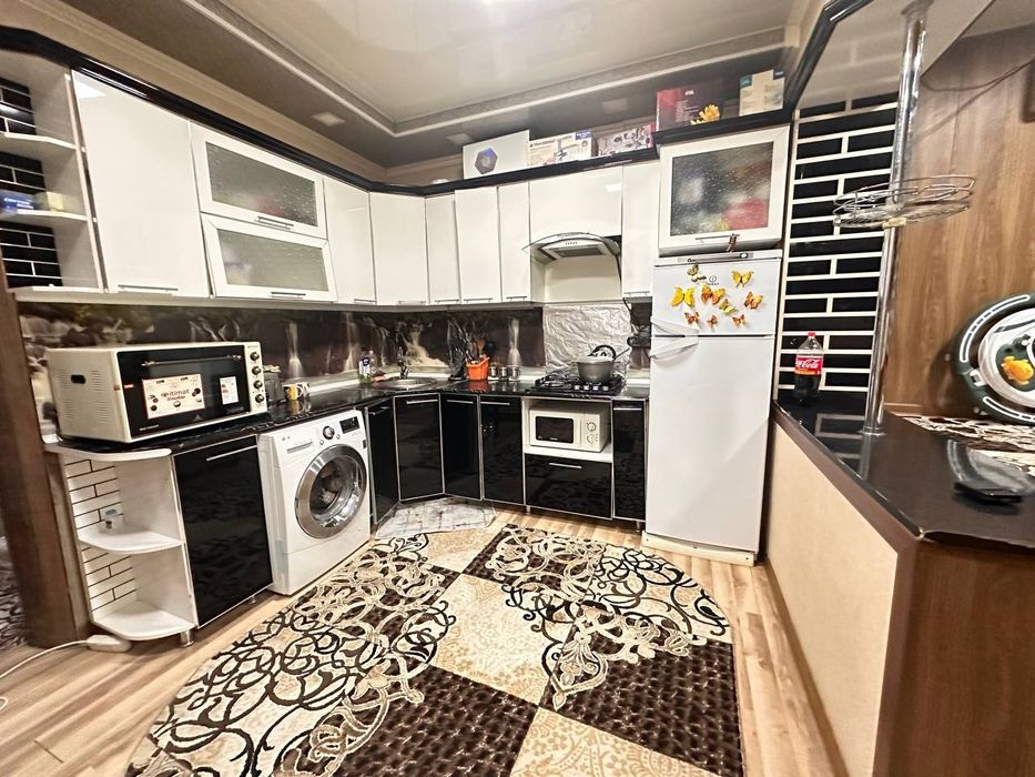 UY SOTILADI SROCHNO. Yangi yevro remont BO'LGAN. Yangi domladan: 600 000 000 сум - Продажа Навои ...